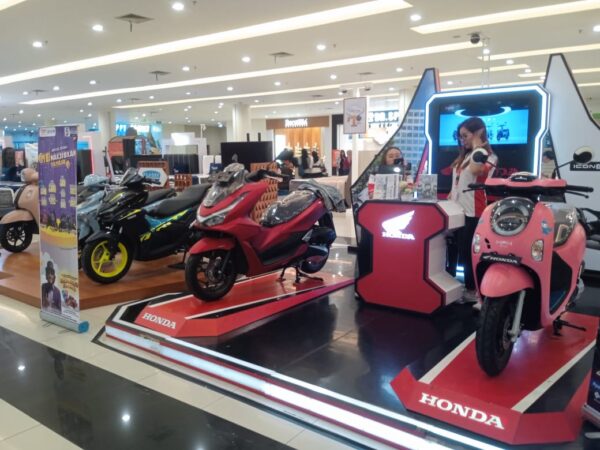 Motor Barunya Mau di Modif Warna dan Stiker Cantik dan Kreen?, Beli ...